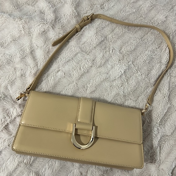 like dreams | Bags | Nwot Georgie East West Buckle Shoulder Bag In ...
